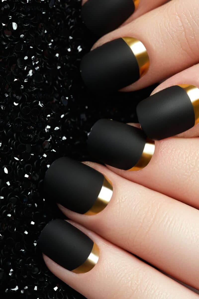 50+ Black Nail Designs That Are Classy and Chic!