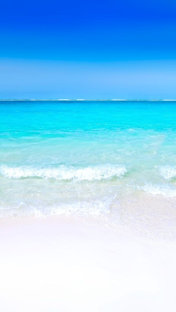 40+ Beach iPhone Wallpapers (Free to Download)