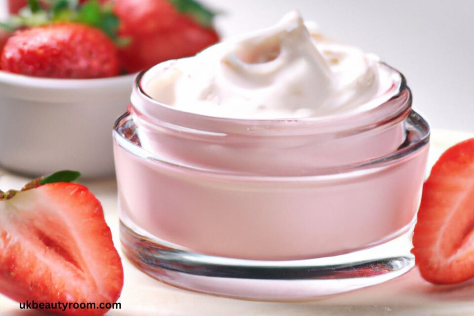 Strawberry Benefits for Skin + DIY Beauty Recipes