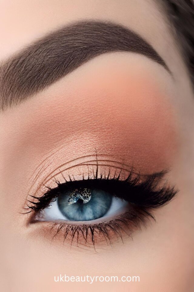 30 Best Smokey Eye Makeup Looks for Blue Eyes