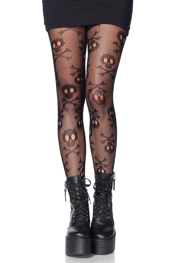 17 Spooky and Stylish Halloween Outfits for Women